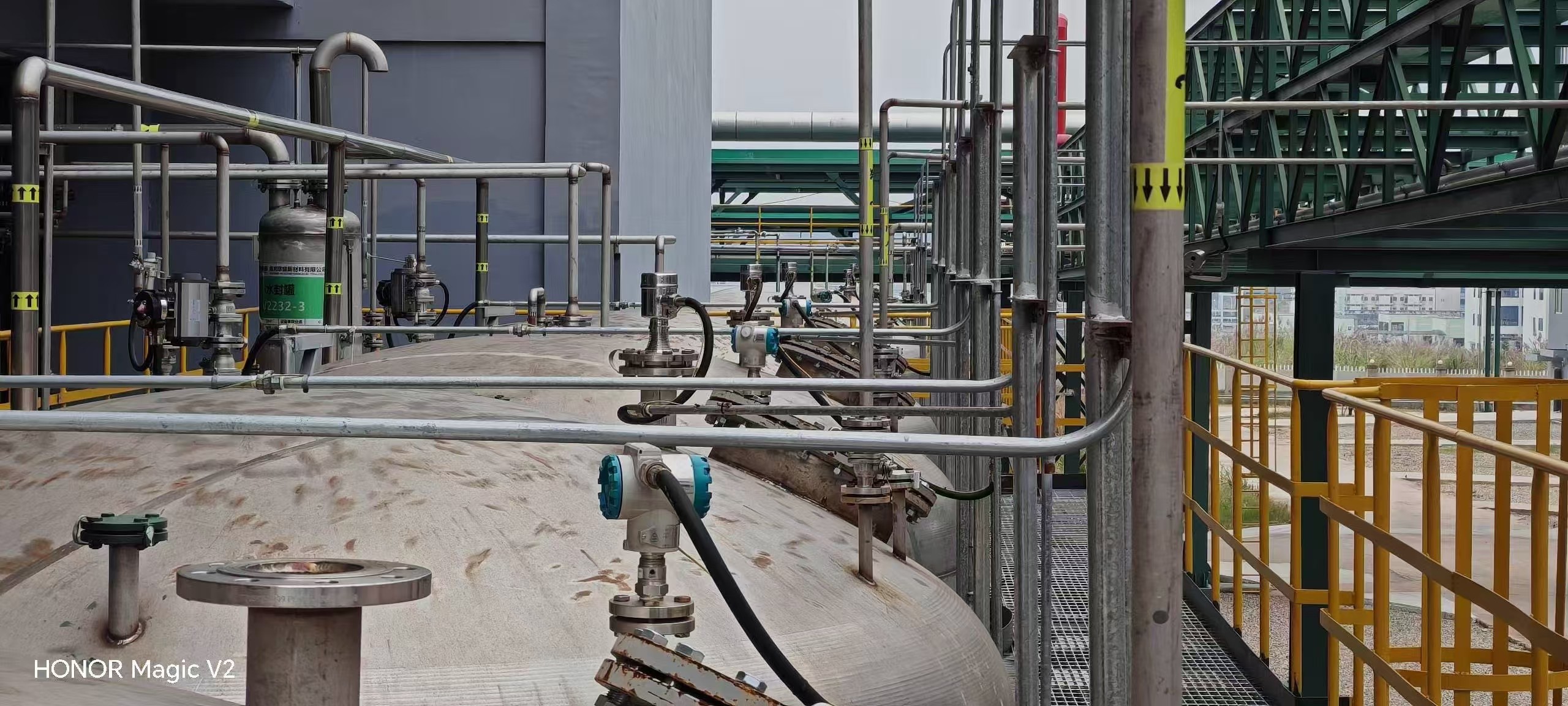 Tank level measurement solutions