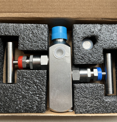 Rosemount 0306 Two-Way Valve Manifold for Pressure Transmitters